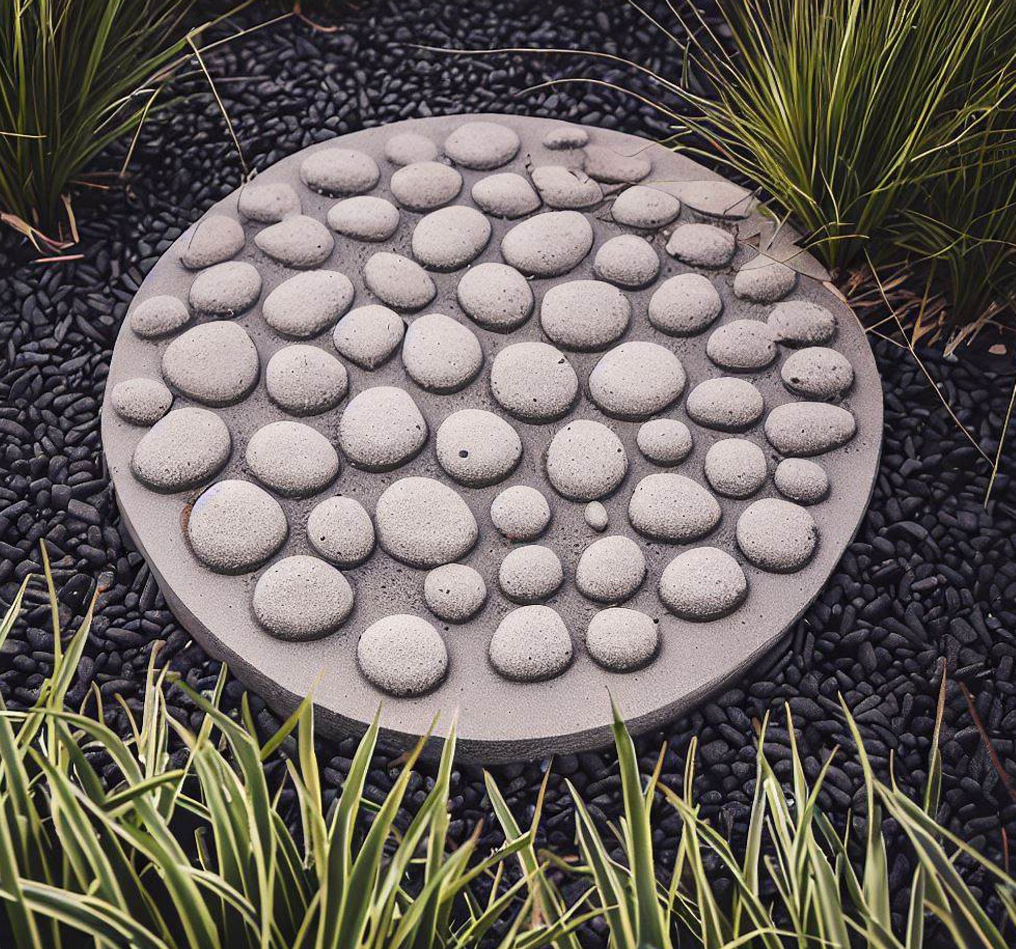 HOW TO MAKE A CONCRETE STEPPING STONE – CONCRETE CRAFT